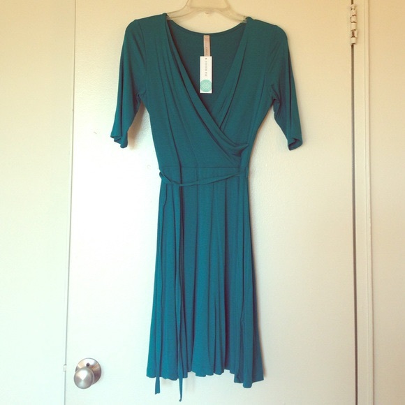Gilli | Dresses | Gilli 34 Sleeve Faux Wrap Dress From Stitch Fix ...